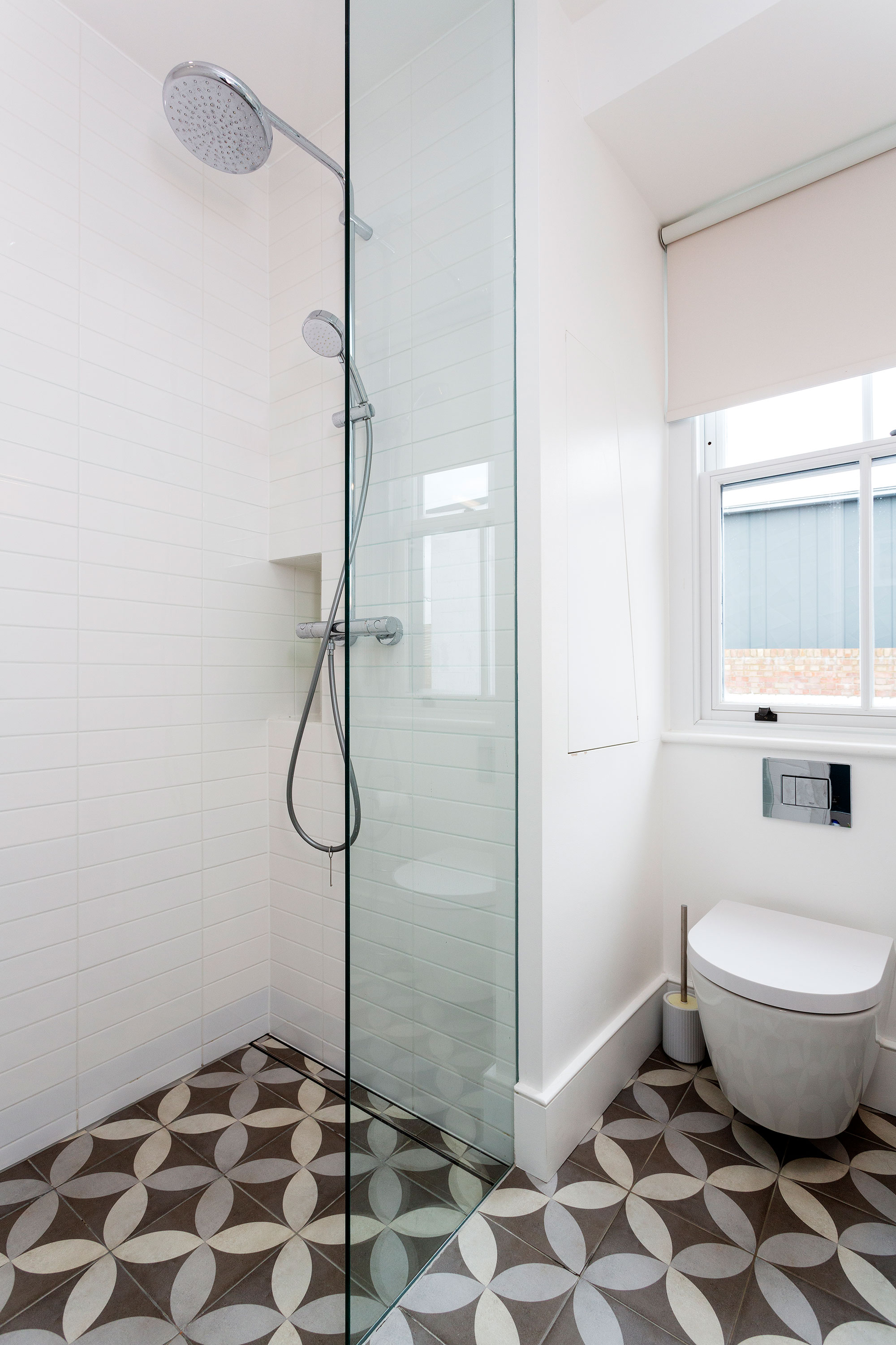 Wood Quirk | 3 Bed Short Let Vacation Rental In London | Veeve