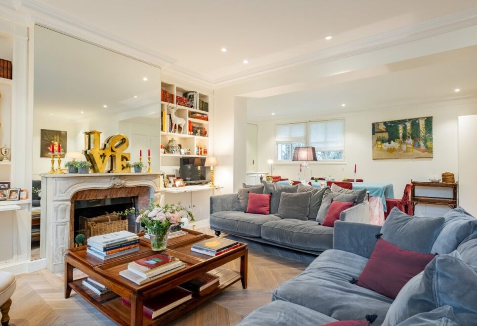 The Grande Manor - UnderTheDoormat